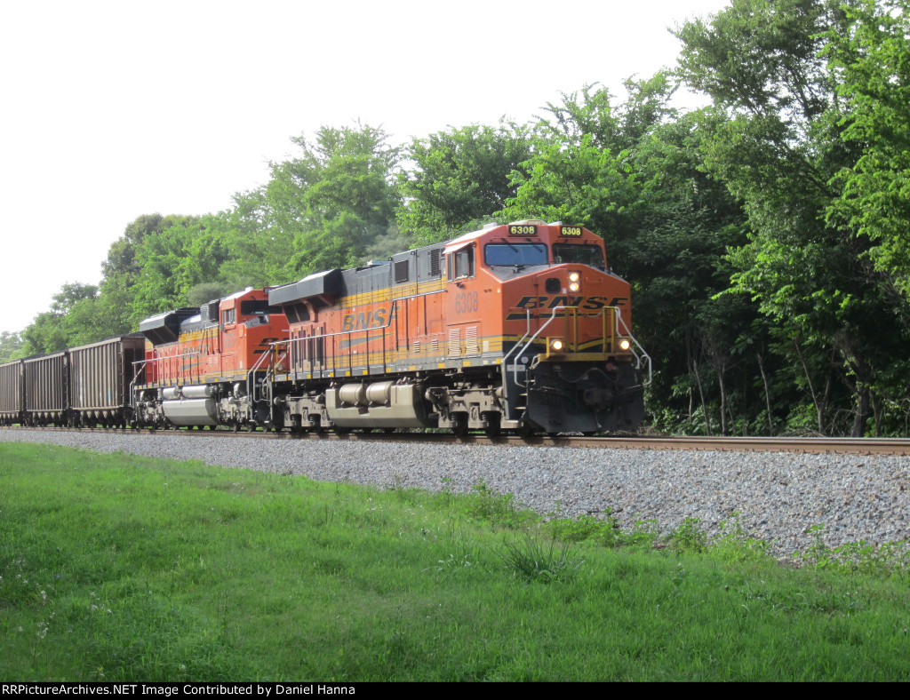 BNSF 6308 leads NS 736